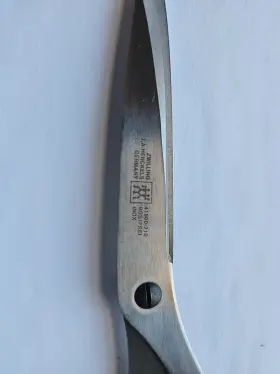 41800-210: SCISSOR, Zwilling J.a. Henckels | $34.99